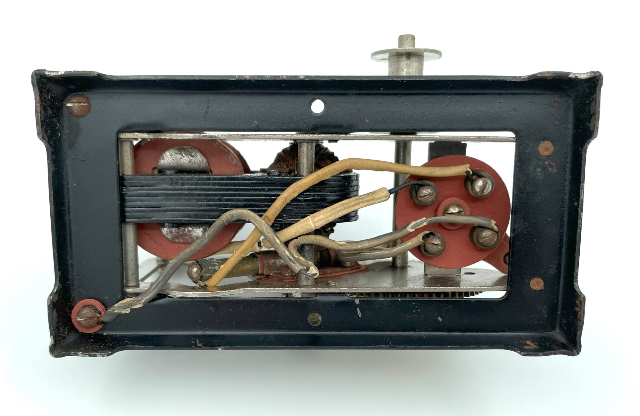 PREWAR “O” GAUGE TINPLATE ACCESSORIES – WELCOME TO CORNUCOPIA OF TOY TRAINS