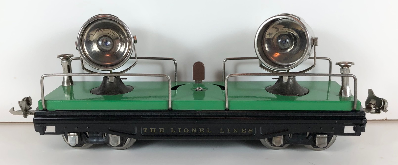 PREWAR “O” GAUGE TINPLATE, SEARCHLIGHT CARS, CLASSIC PERIOD, No. 820 ...